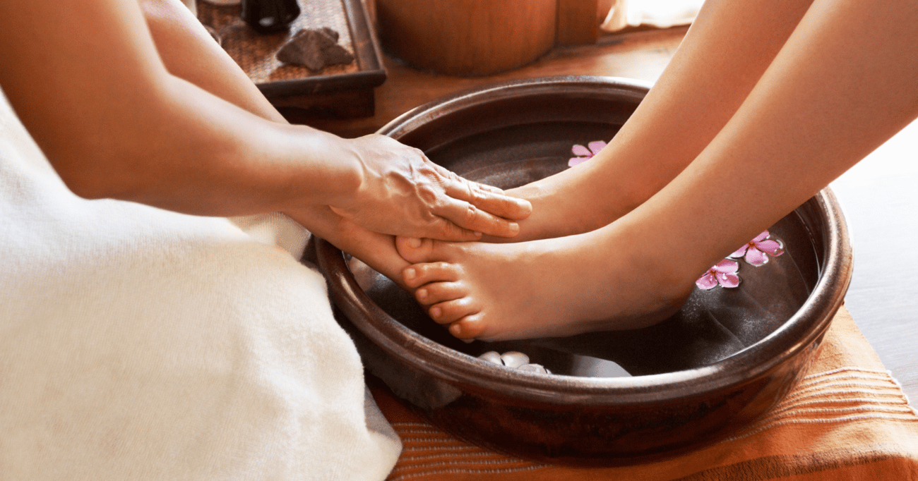Best DIY Recipes for Natural Foot Soaks & Treatments
