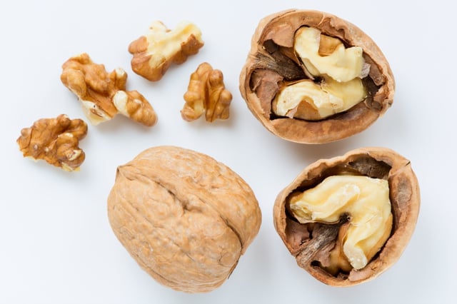 5 Amazing Benefits of Walnuts